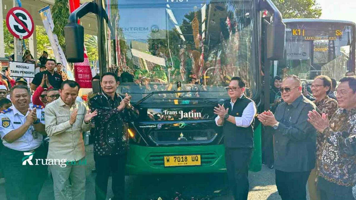 PJ Gubernur Adhy Karyono Launching Bus Trans Jatim Koridor IV