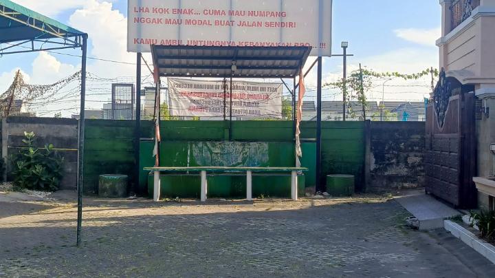 Tembok Mutiara Regency Roboh Demi Karpet Merah Pengembang